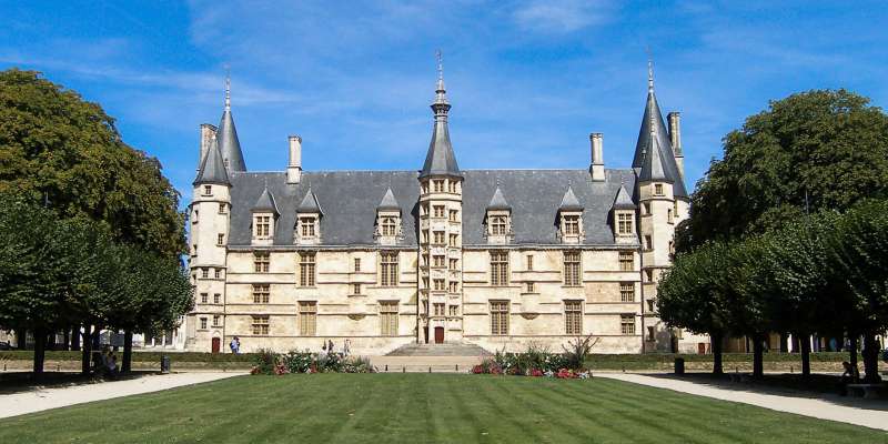 Nevers | Villes Sanctuaires en France